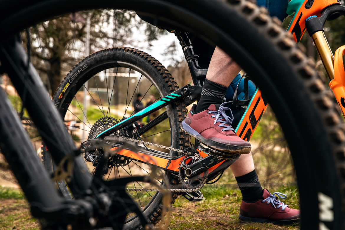 禧玛诺推出全新系列 Gravity Flat 平板脚踏骑行鞋 - 美骑网|Biketo.com