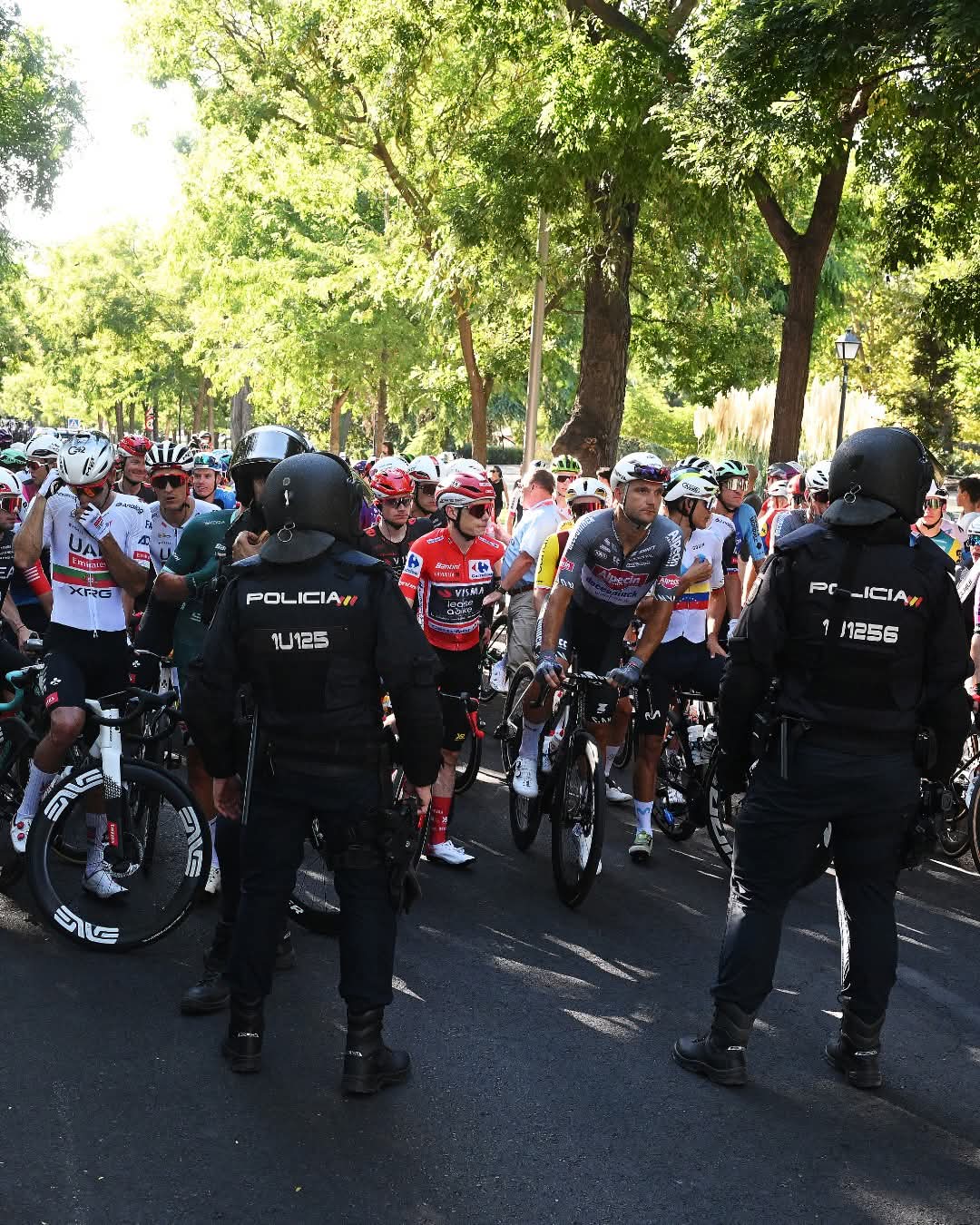 2025环西收官战：巴以冲突外溢草草收场，温格高夺冠收官 - 美骑网|Biketo.com