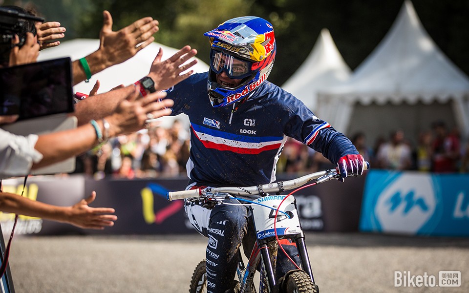 Specialized闪电联合SRAM成立Downhill车队 - 美骑网|Biketo.com